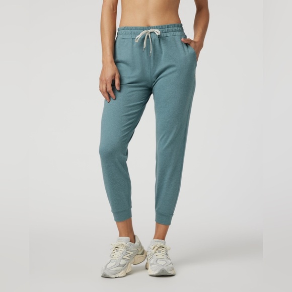 Vuori | Pants & Jumpsuits | Vuori Performance Jogger Womens Small Iron ...